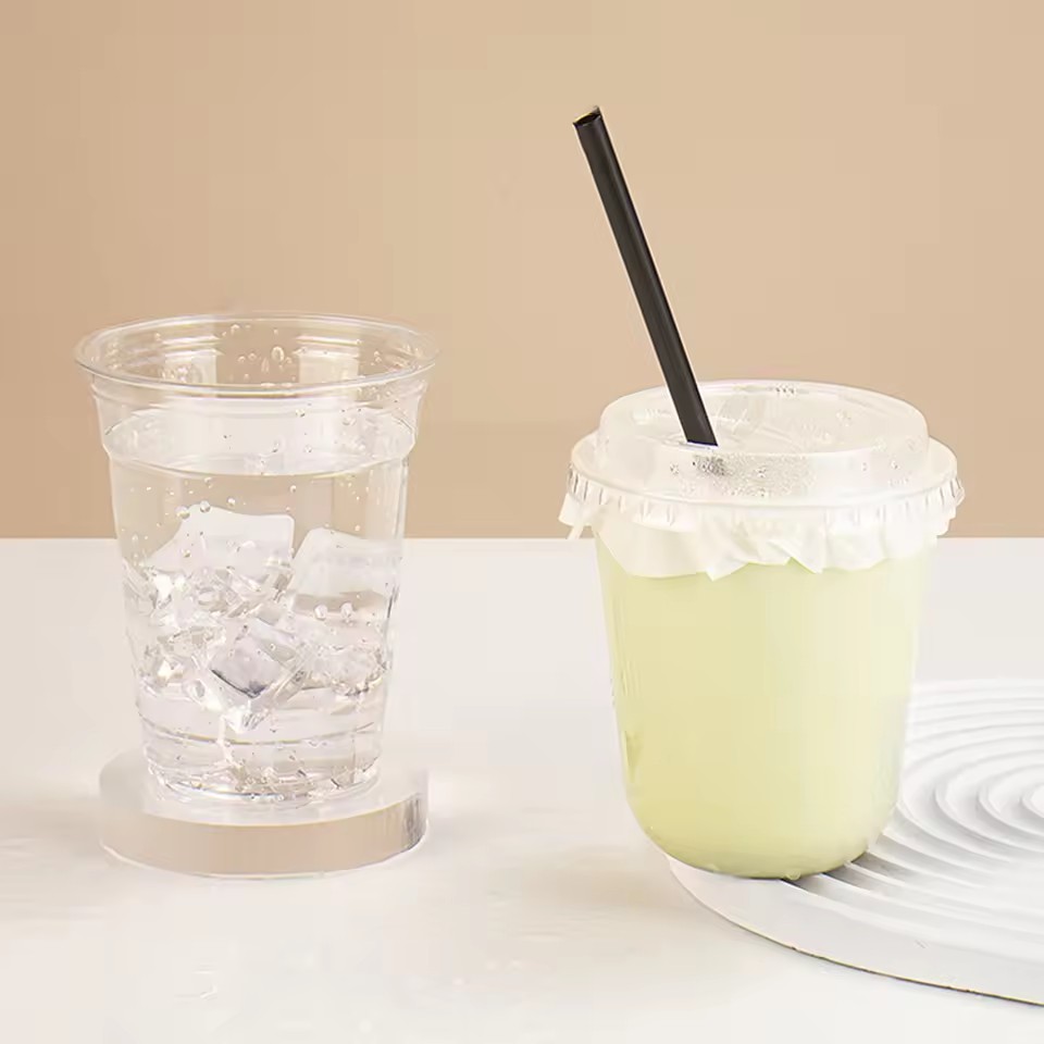 Plastic Cups: Versatile Solutions for Beverage Containment